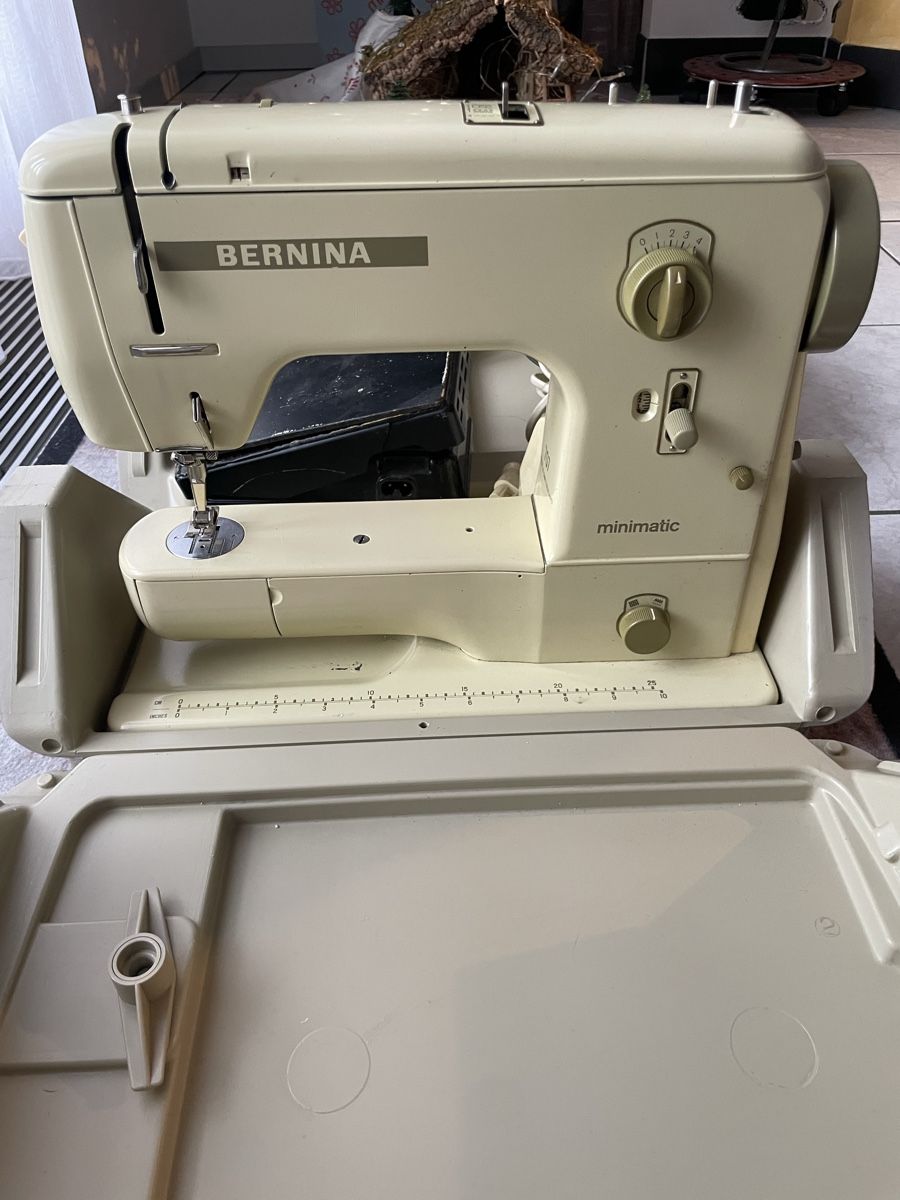 Bernina 707 minimatic (Usato) a Mezzovico per CHF 250 – con consegna ...