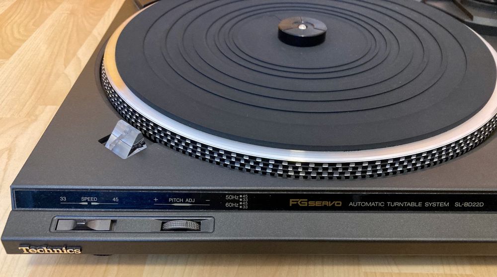 Plattenspieler / Turntable - Technics SL-BD22D (Gebraucht) in Zug für ...