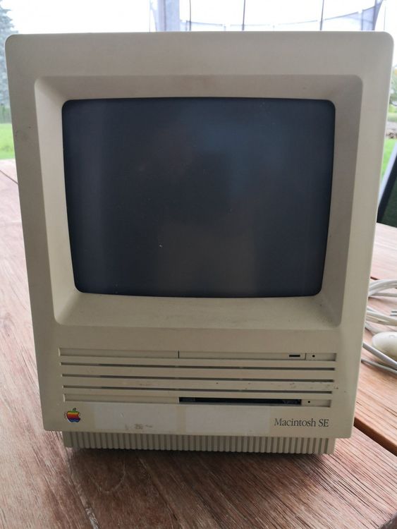 Apple Macintosh SE - Modell M5011 (1987) (Gebraucht) in Brütten für CHF ...