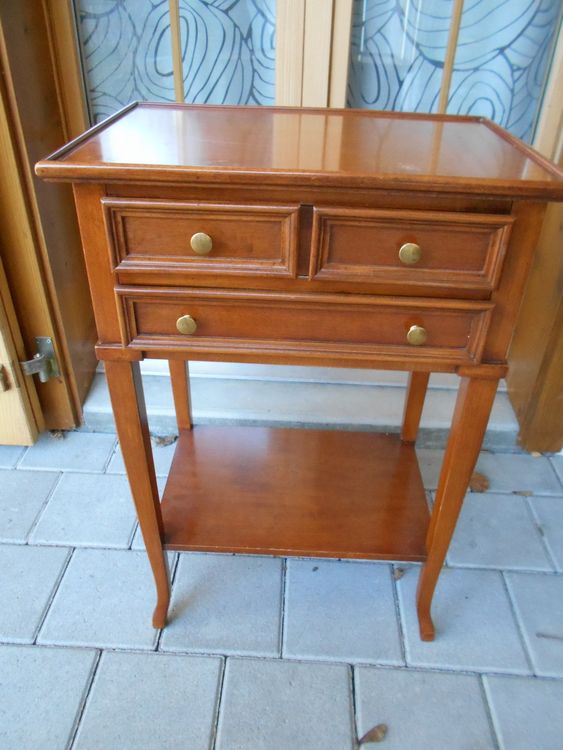 Beistelltischli, Nachttischli Kleinmöbel Neu Antik in 3626 (Gebraucht) in Hünibach für CHF 35 ...