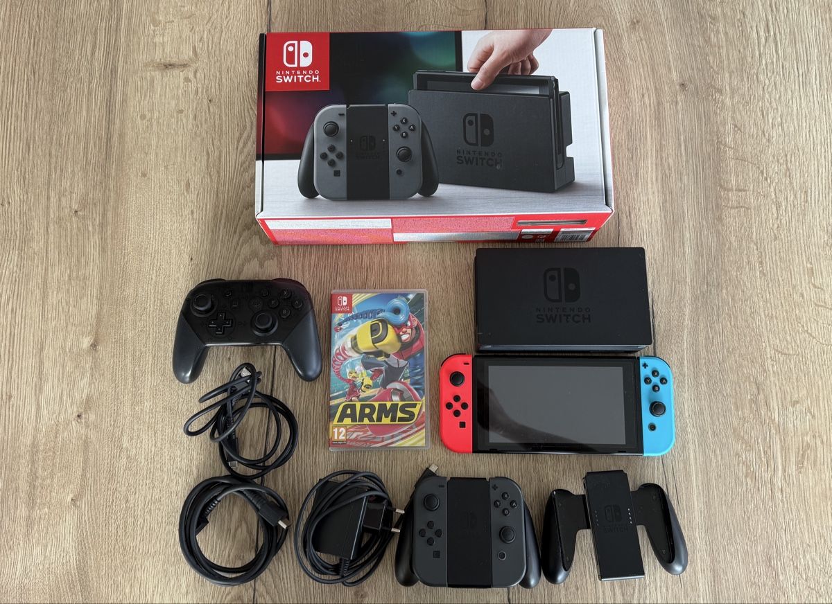 Nintendo Switch 1 mit Pro Controller & 4 Joy Con inkl. Spiel (Gebraucht ...