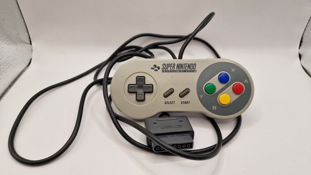Original Super Nintendo (Snes) Controller (Gebraucht) in Düdingen für ...
