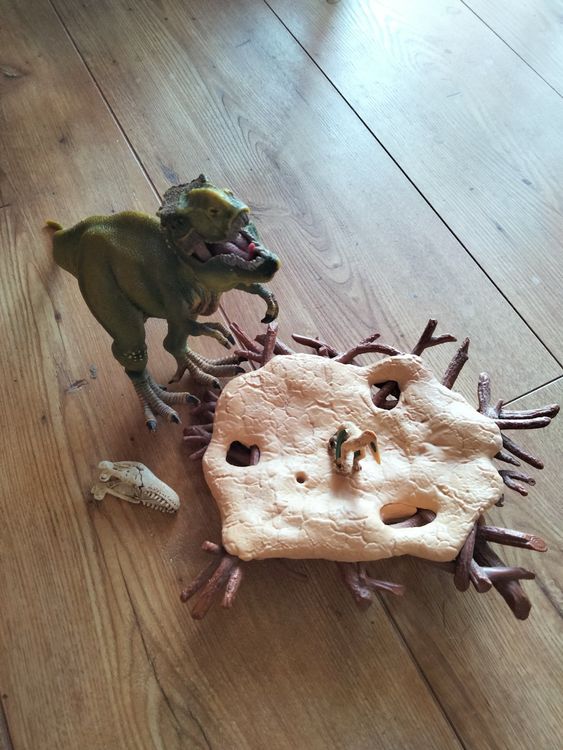 Schleich Tyrannosaurus Rex mir baby (Gebraucht) in Lopagno für CHF 10 ...