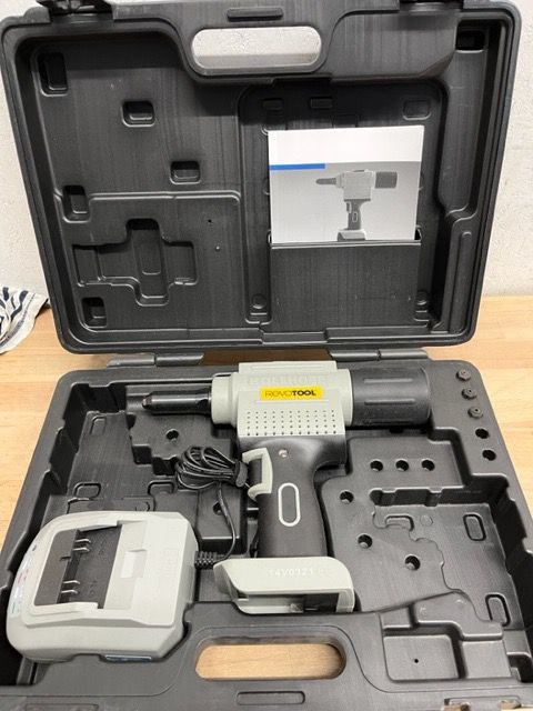 Böllhoff Akku-Blindnietgerät B2000 | Kaufen auf Ricardo