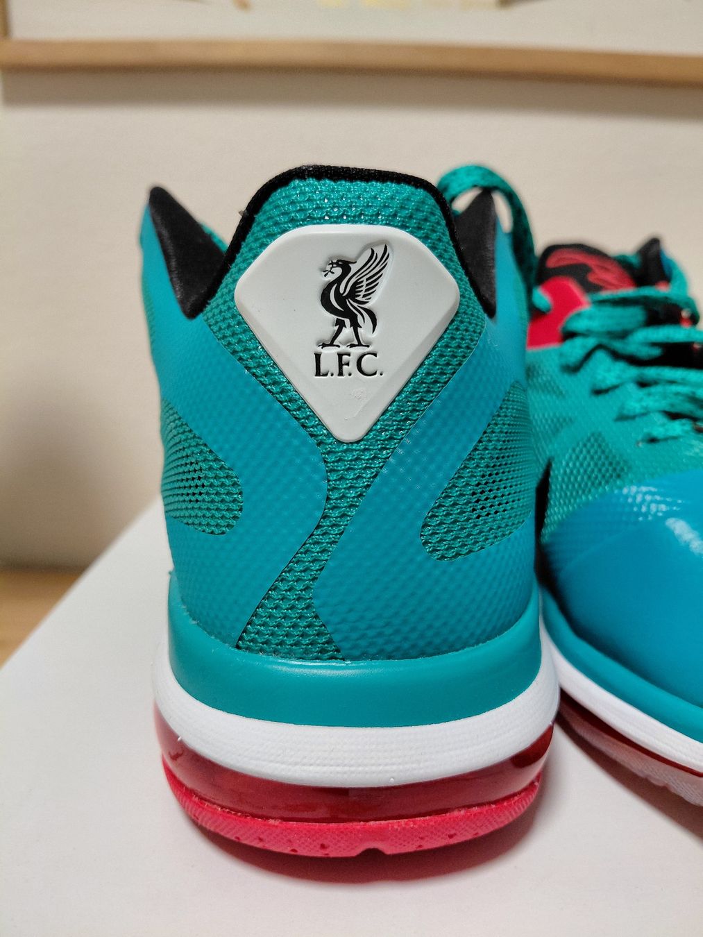 Nike LeBron IX Low – Reverse Liverpool Colorway – EU 40 (Neu und ...