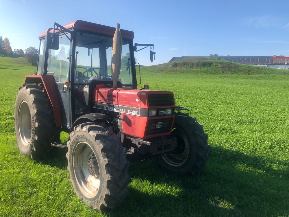 Traktor IHC 833 (Gebraucht) in Jona für CHF 9690 – nur Abholung auf Ricardo kaufen