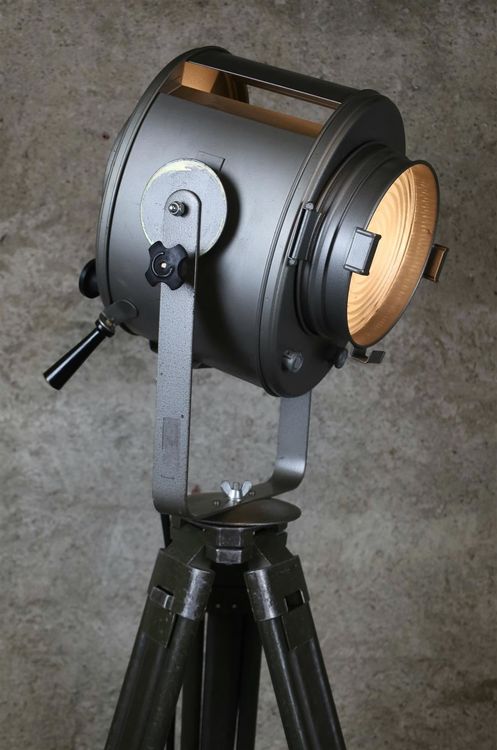 A.E. Cremer Spot Scheinwerfer auf Stativ | Kaufen auf Ricardo