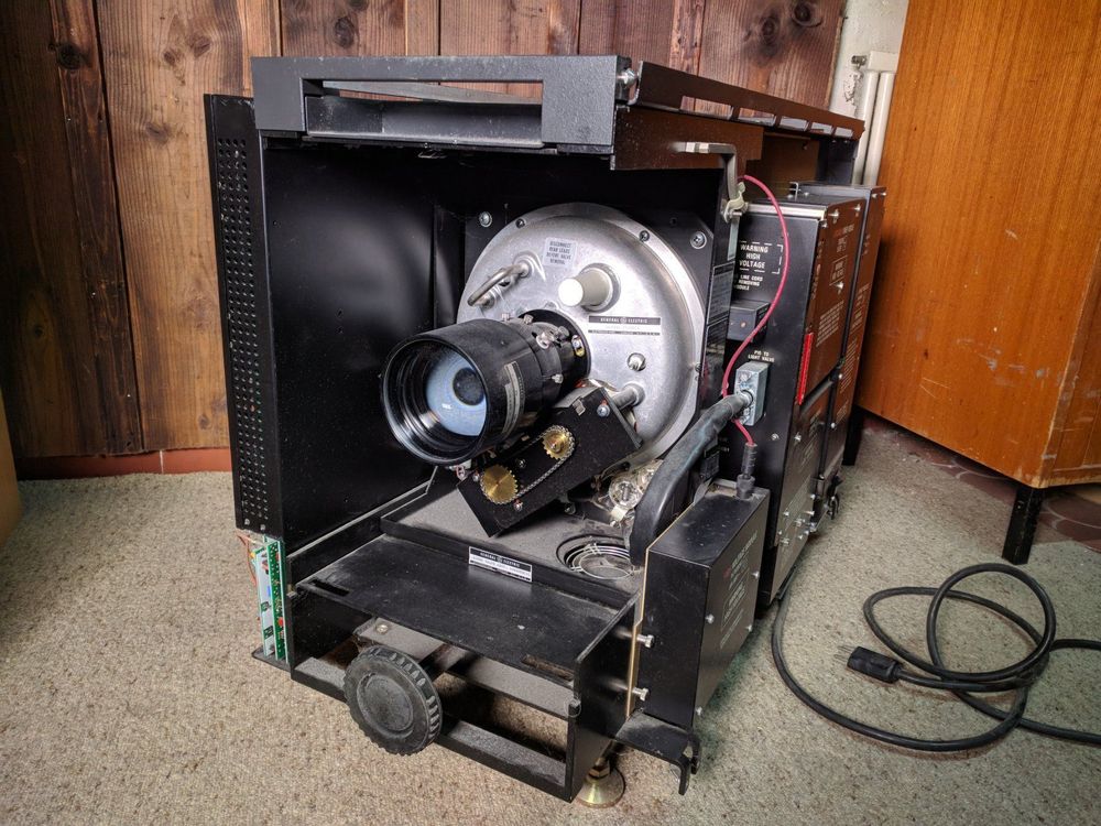 GE Talaria MP Projector, Baujahr 1991 (Défectueux) à Schoenenwerd pour ...