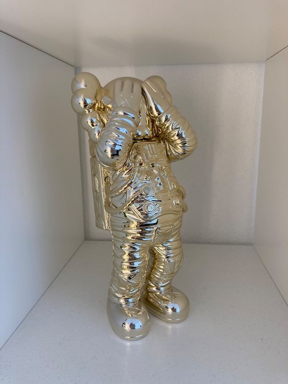 Kaws Holiday Space | Kaufen auf Ricardo