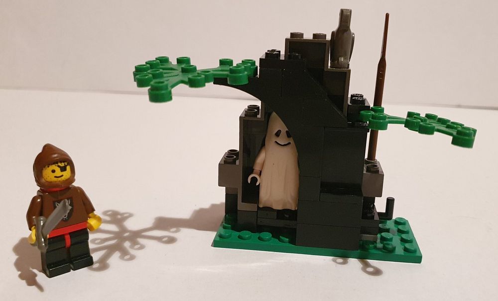 Lego Castle Wolfpack Ghostly Hideout 1596 (1993) (Gebraucht) in ...