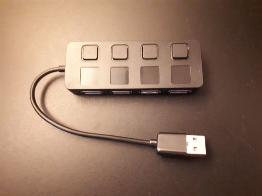 NEU - 4 Port USB Hub mit LED Leuchte 4x individuell AN/AUS (Neu (gemäss ...