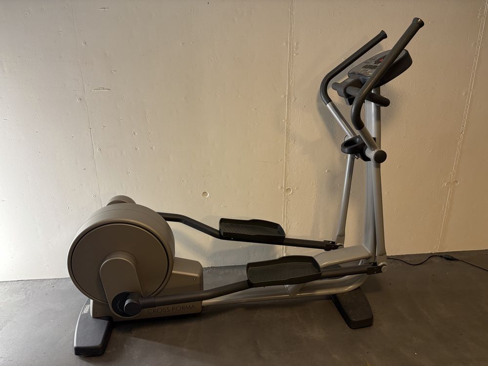 Technogym Forma Crosstrainer - Fit in den Winter! (Gebraucht) in ...