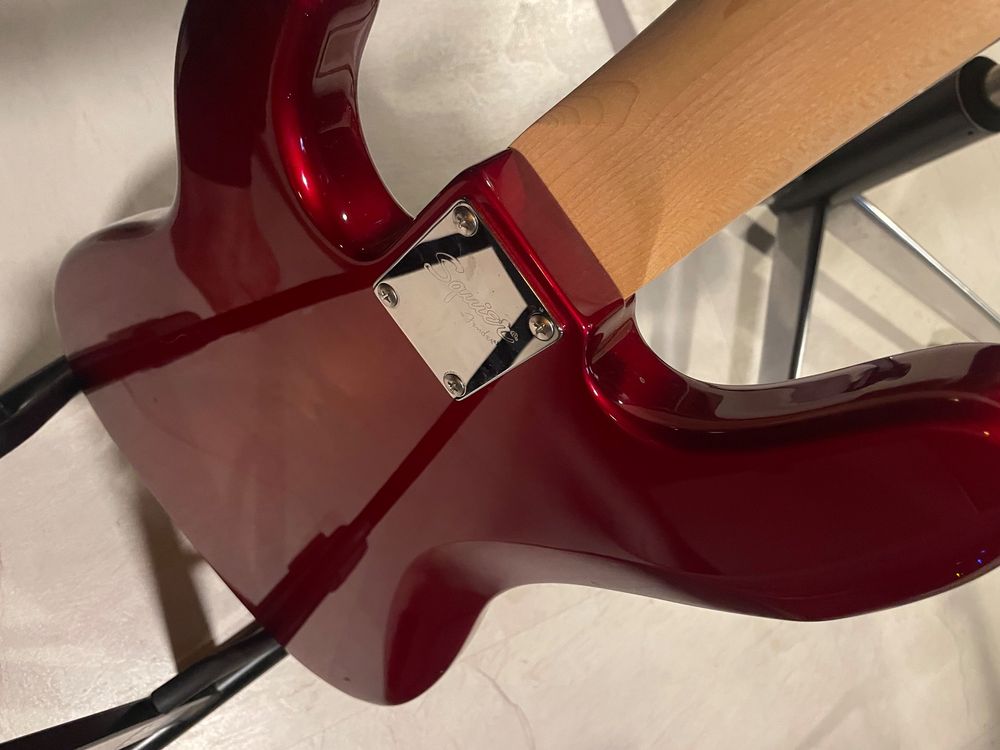Fender squire p bass candy apple red (Gebraucht) in Embrach für CHF 150 ...