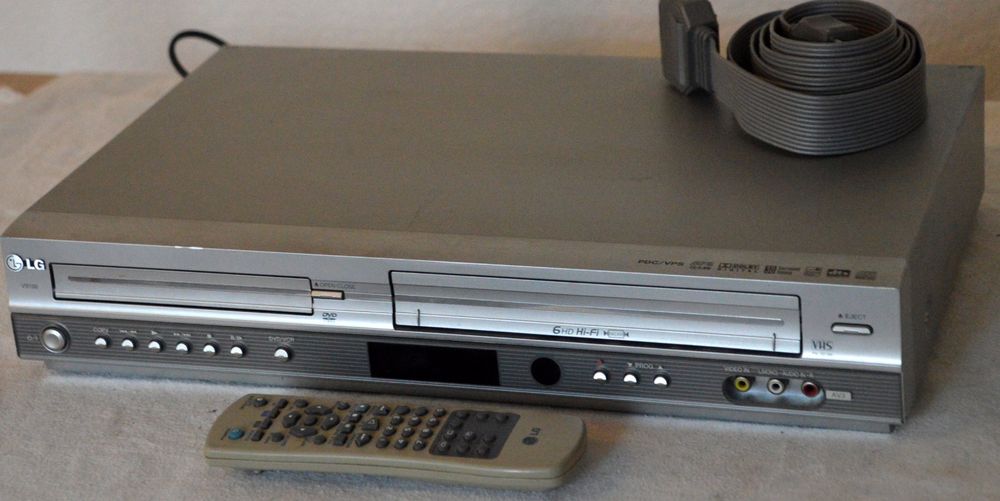 Combo DVD/ VHS LG V9100 (Gebraucht) in Collonges für CHF 110 – mit Lieferung auf Ricardo kaufen