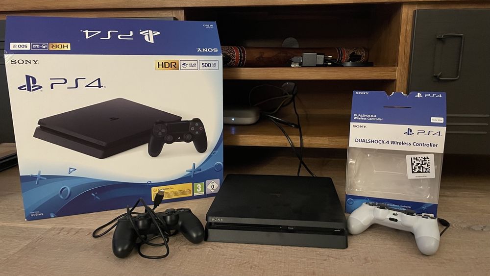 Sony Playstation 4 PS4 500GB schwarz (Neu und originalverpackt) in Moosseedorf für CHF 106 – mit ...