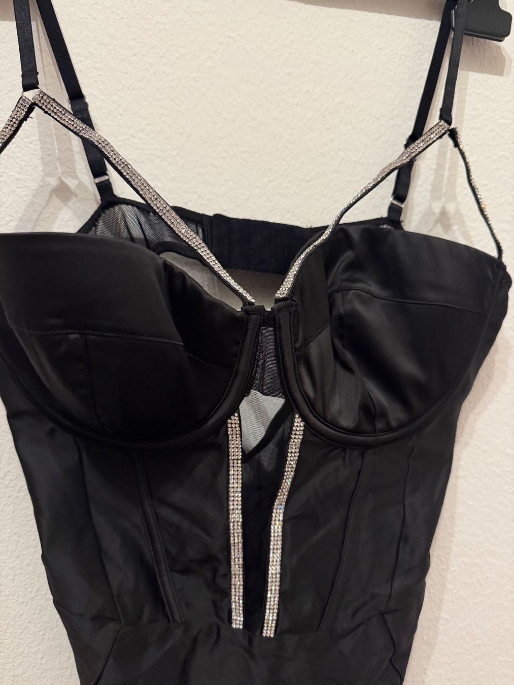 Body elegant à strass (Neuf (Voir description)) à Payerne pour CHF 30 ...