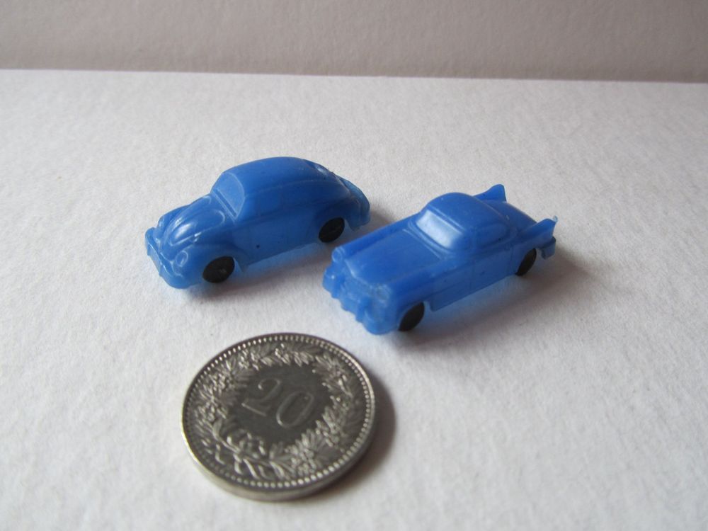 VW und US-Car in Plastik, sehr klein, Lot 2 Stk (Gebraucht) in ...
