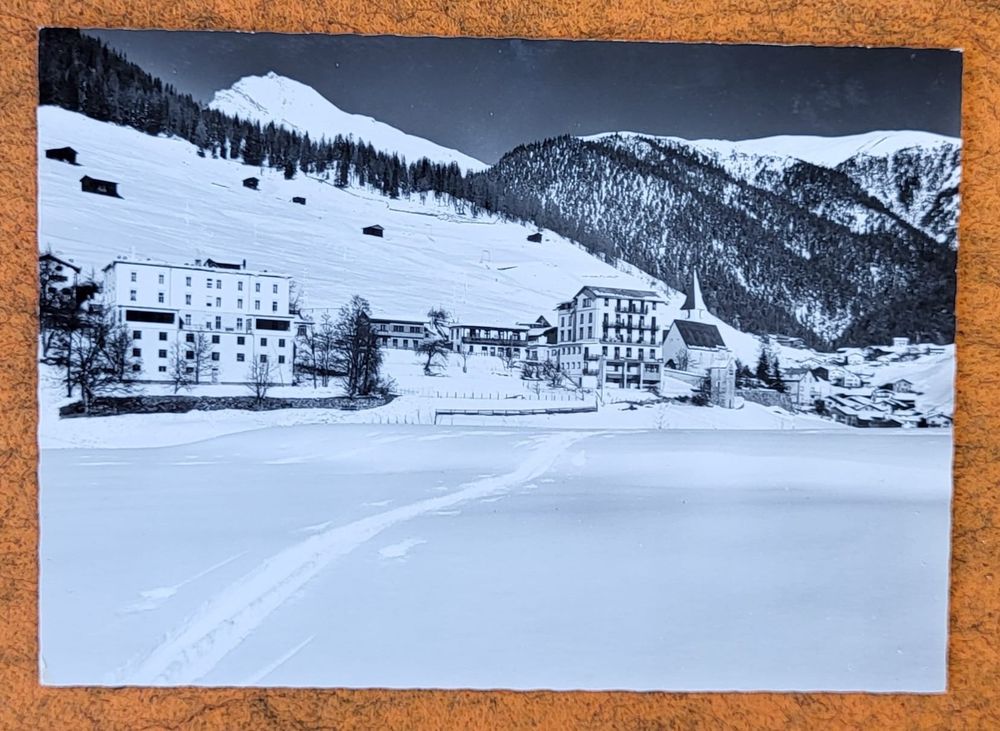 Graubünden, Wiesen mit Valbellahorn (Neu (gemäss Beschreibung)) in St ...