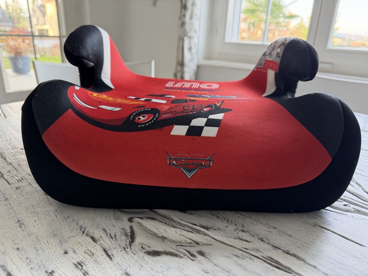 Kindersitzerhöhung Cars (Gebraucht) in Schönenbuch für CHF 6 – mit ...