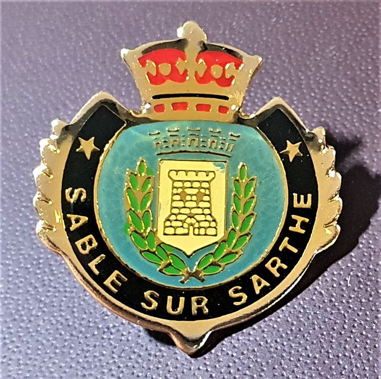Q711 - Pin Wappen SABLE SUR SARTHE (Gebraucht) in Reinach BL für CHF 2 ...