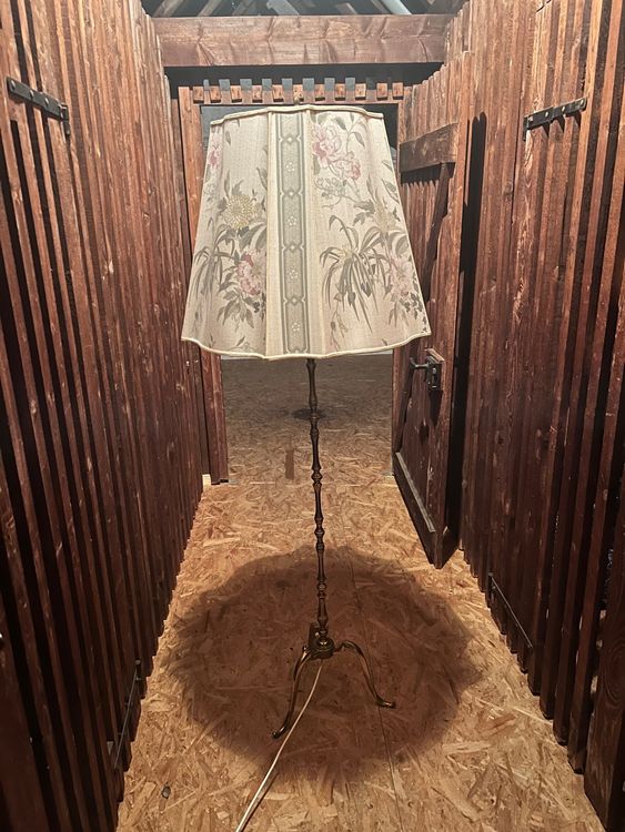 Antike Stehlampe (Gebraucht) in Zürich für CHF 8 – nur Abholung auf Ricardo kaufen