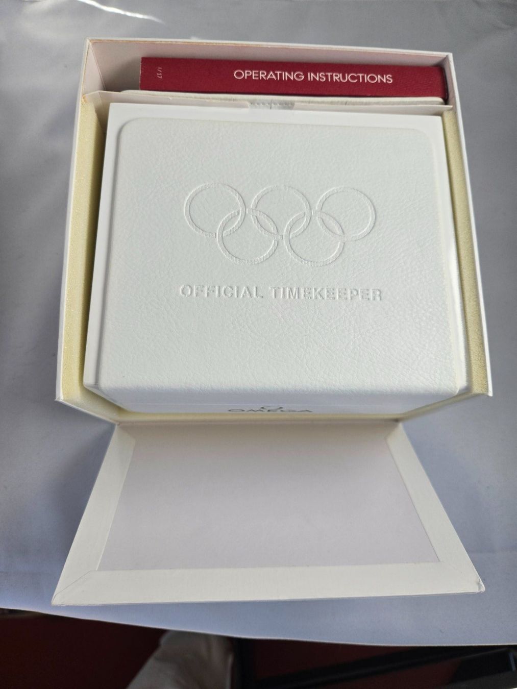 Omega Olympic Games Uhrenbox (Gebraucht) in Chabrey für CHF 190 – mit ...