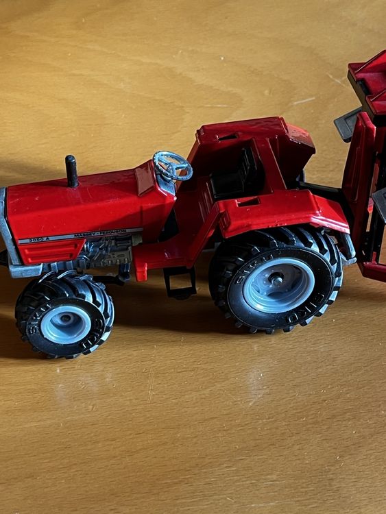 Traktor Massey-Ferguson 3050 A , von siku , made in W.German (Gebraucht) in Basel für CHF 5 ...