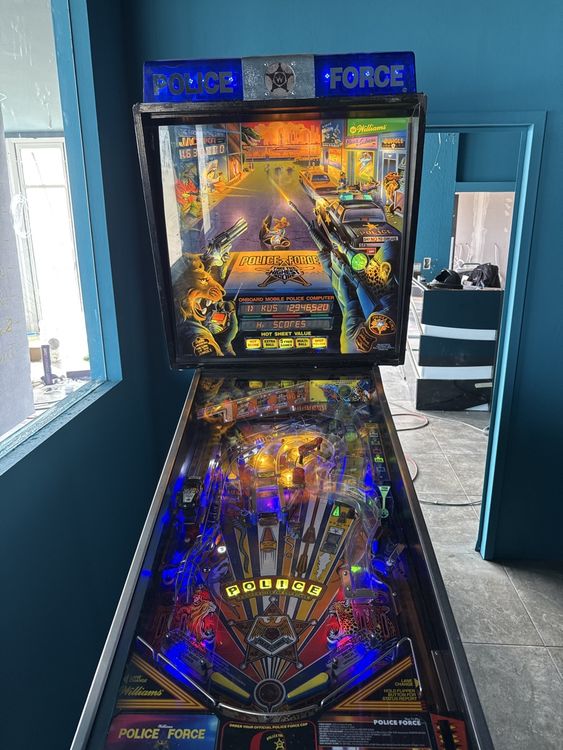 Flipper flipperkasten Williams Police Force LED | Kaufen auf Ricardo