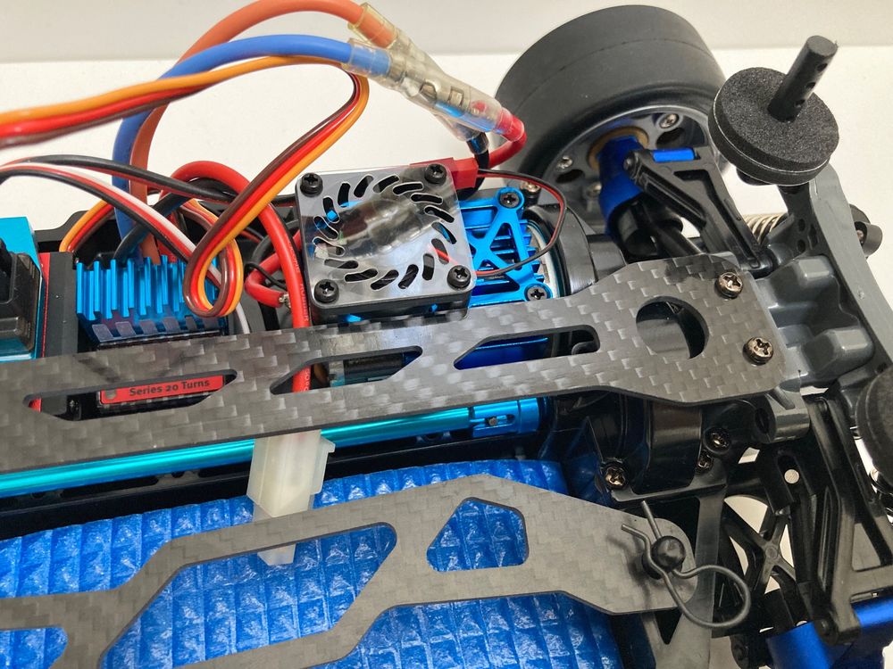 Kohlefaser Chassis-Strebe zu TT-02 Modell RC-Tuning NEU! (Neu und ...