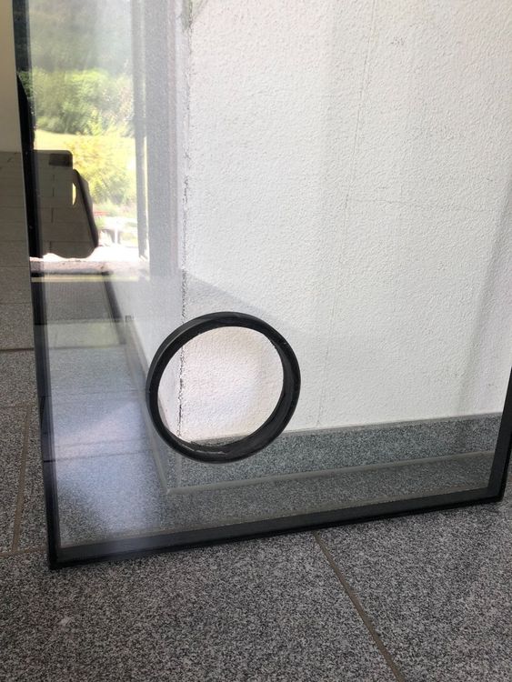 Isolierglasscheibe mit Durchbruch D=134 mm | Kaufen auf Ricardo Isolierglasscheibe mit Durchbruch D=134 mm | Kaufen auf Ricardo