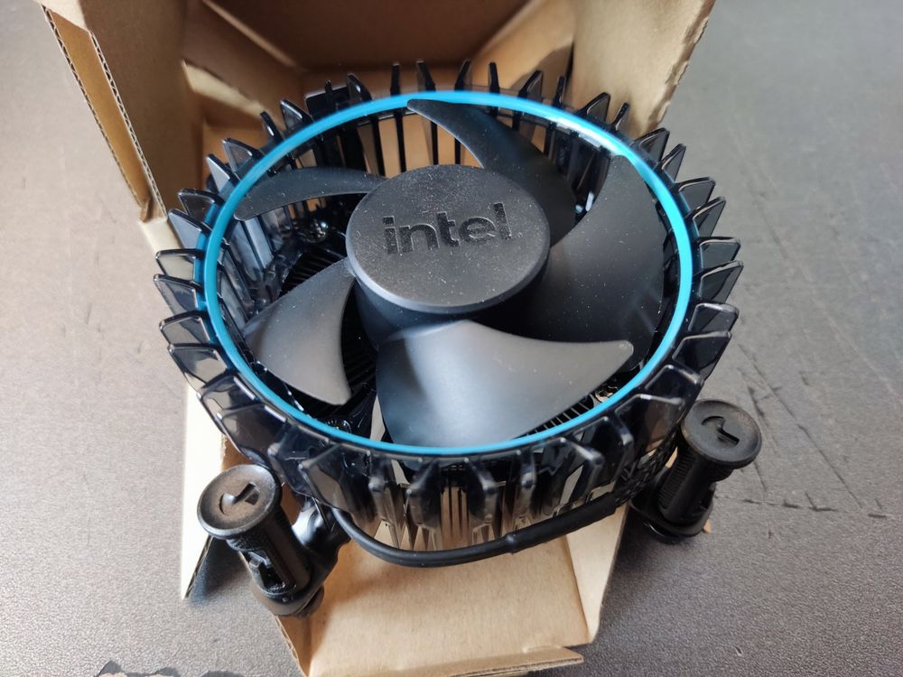 Intel LGA 1700 Prozessorkühler / CPU cooler heatsink (Gebraucht) in ...