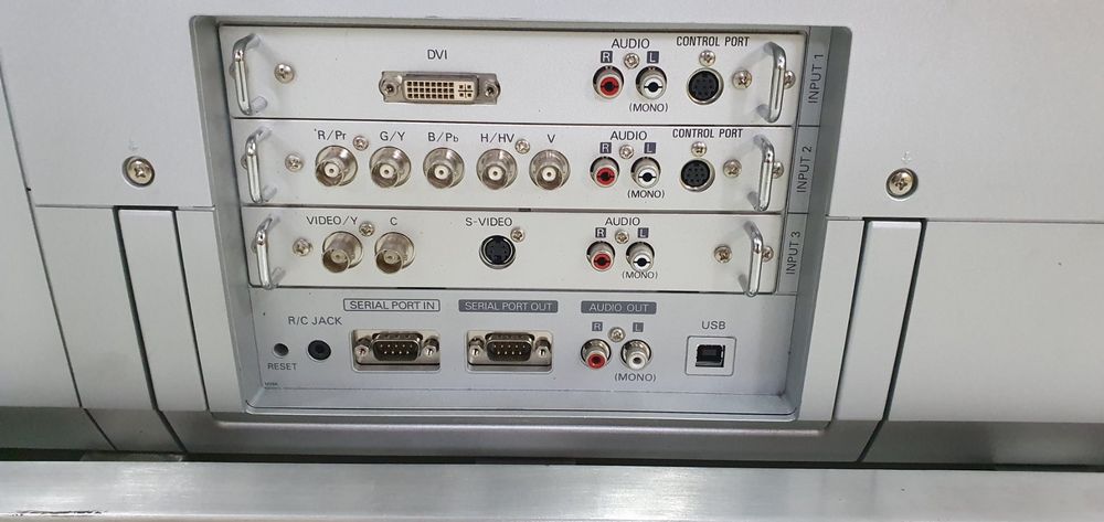 Projektor Sanyo XF31E mit Fluggeschirr, im Case mit Inlet (Gebraucht ...