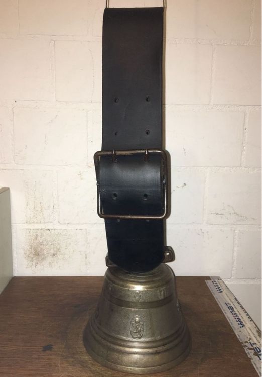 Antike Glocke mit 2 SS ab 1.00.- Fr. (Gebraucht) in Luzern für CHF 32 ...