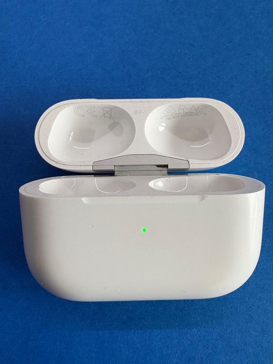Apple AirPods Pro 2 charging case. (Gebraucht) in Lausanne für CHF 40 ...