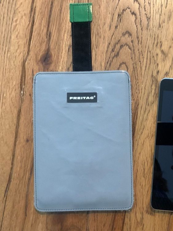 Freitag Case für Ipad grau | Kaufen auf Ricardo