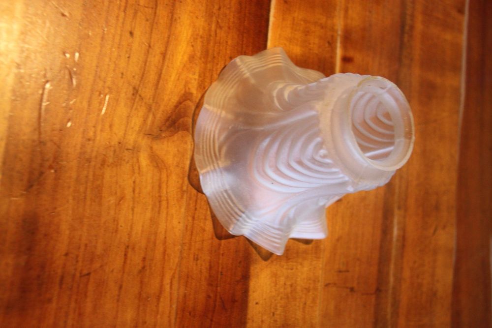 glasschirm-zu-antiker-deckenlampe-kaufen-auf-ricardo