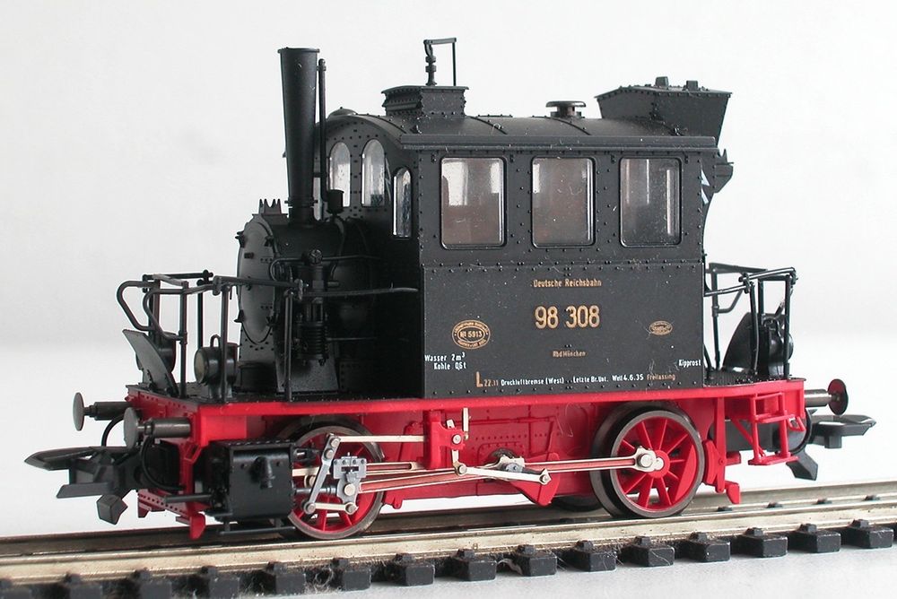 Trix Tenderlokomotive BR 98 der DR Spur H0 TOP (Gebraucht) in Oberwil BL für CHF 69 – mit ...