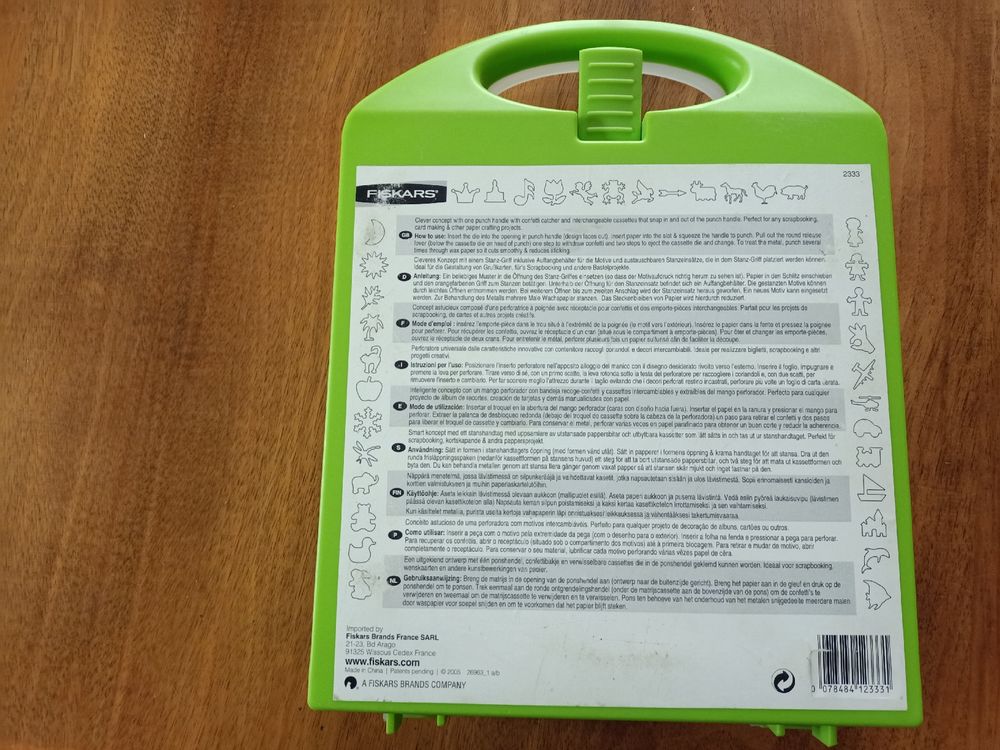 Stanzer Set/Locher mit 24 Motiven im Koffer, vonFiskars (Gebraucht) in ...