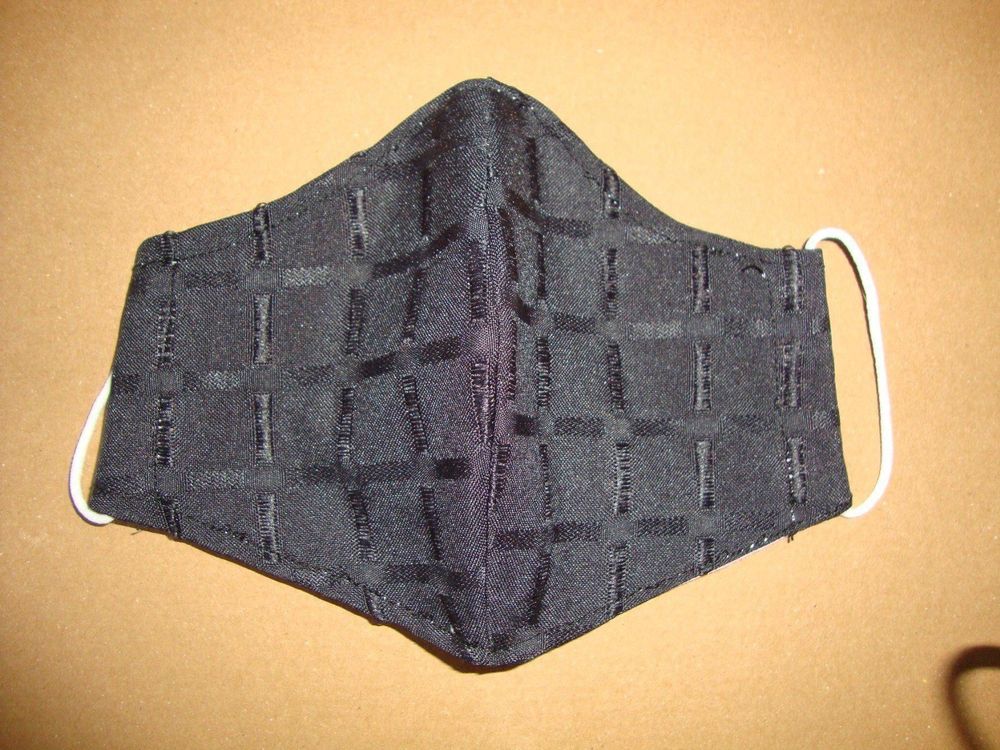 Textilmaske, schwarz (Neu und originalverpackt) in Laufen für CHF 3 ...