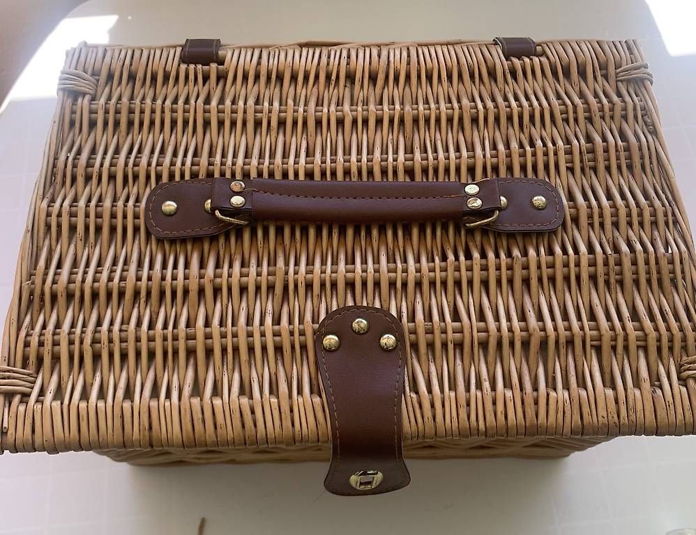 Coffre pour piknik (D'occasion) à Lausanne pour CHF 50 – retrait ...