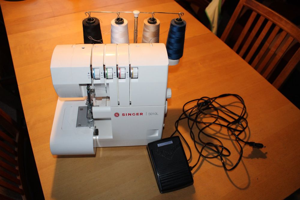 Overlock Nähmaschine Singer S010L | Kaufen auf Ricardo