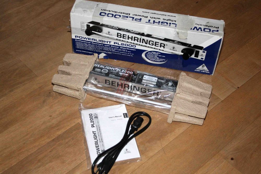 Behringer Powerlight PL2000 Rackleuchte und Stromverteiler (Neu (gemäss ...