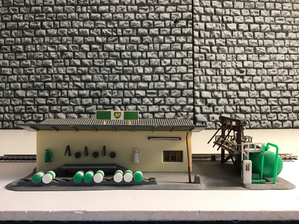 Modelleisenbahn Tankstellen BP Shell Spur Z Faller Gebäude | Kaufen auf ...