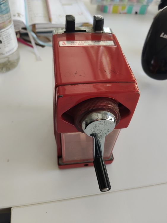 ELM Pencil Sharpener AD 1000 rot spitzt nicht mehr gut (Defekt) in Wil ...