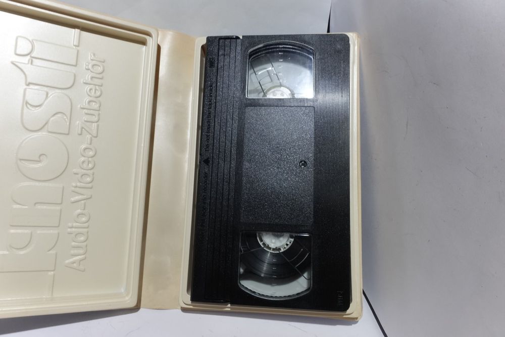 DVD von Kloten und vom Flughafen (Gebraucht) in Kloten für CHF 1 – mit ...