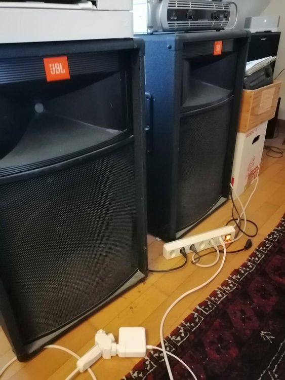 JBL Lautsprecher (2) TR125 mit 2 Tripods | Kaufen auf Ricardo