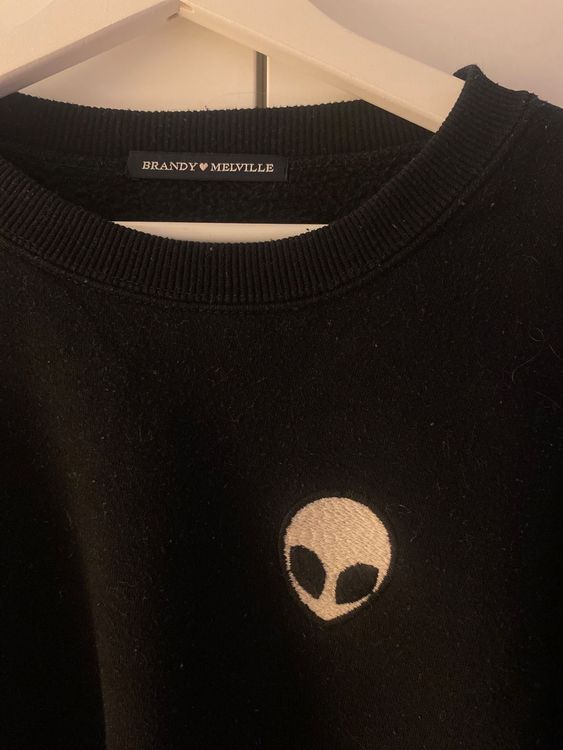 schwarzer cropped sweater mit Alien print (Gebraucht) in Zürich für CHF ...