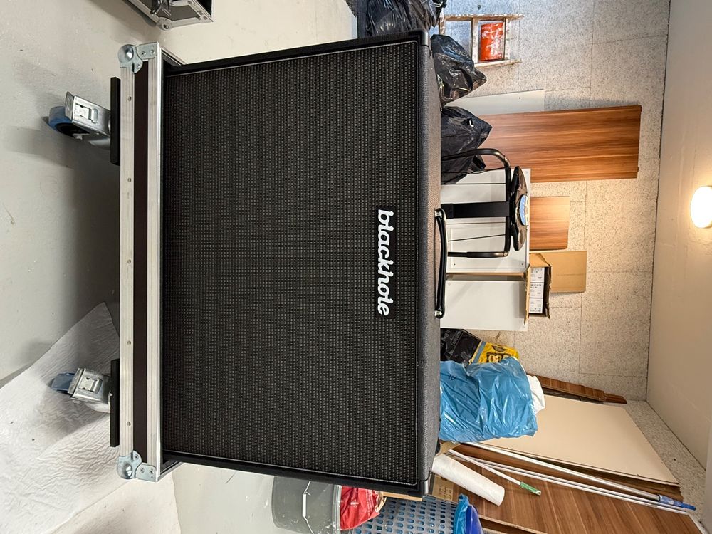 Blackhole Box 2x12 Greenback 130 W an 16 Ohm (Gebraucht) in RUBIGEN für ...