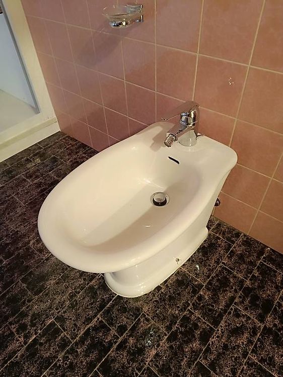 Laufen, 2 Lavandini, 2 wc, 1 bidet, 1 specchio (Usato) a Manno per CHF ...