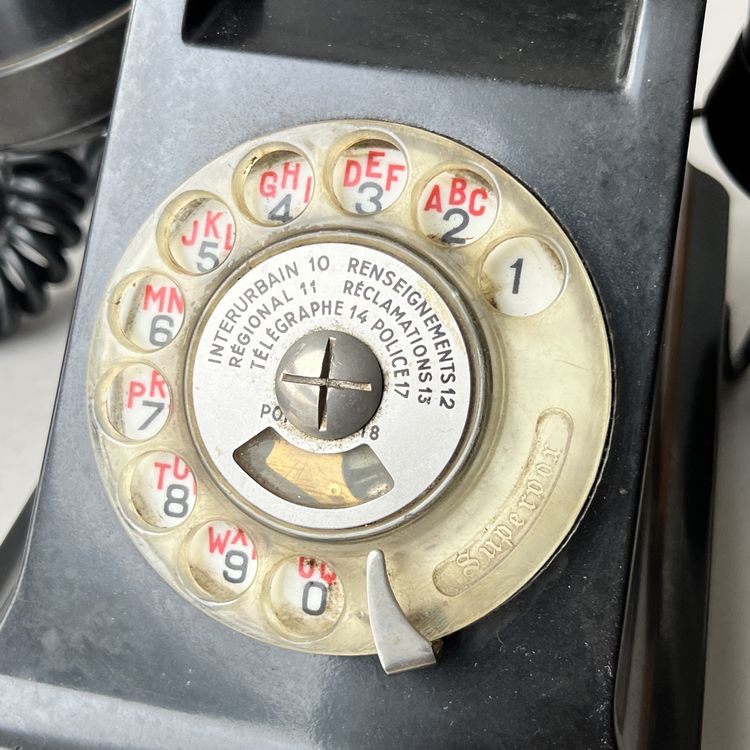 Vintage Old Rotary telephone PTT Black Bakelite (Gebraucht) in Genève ...